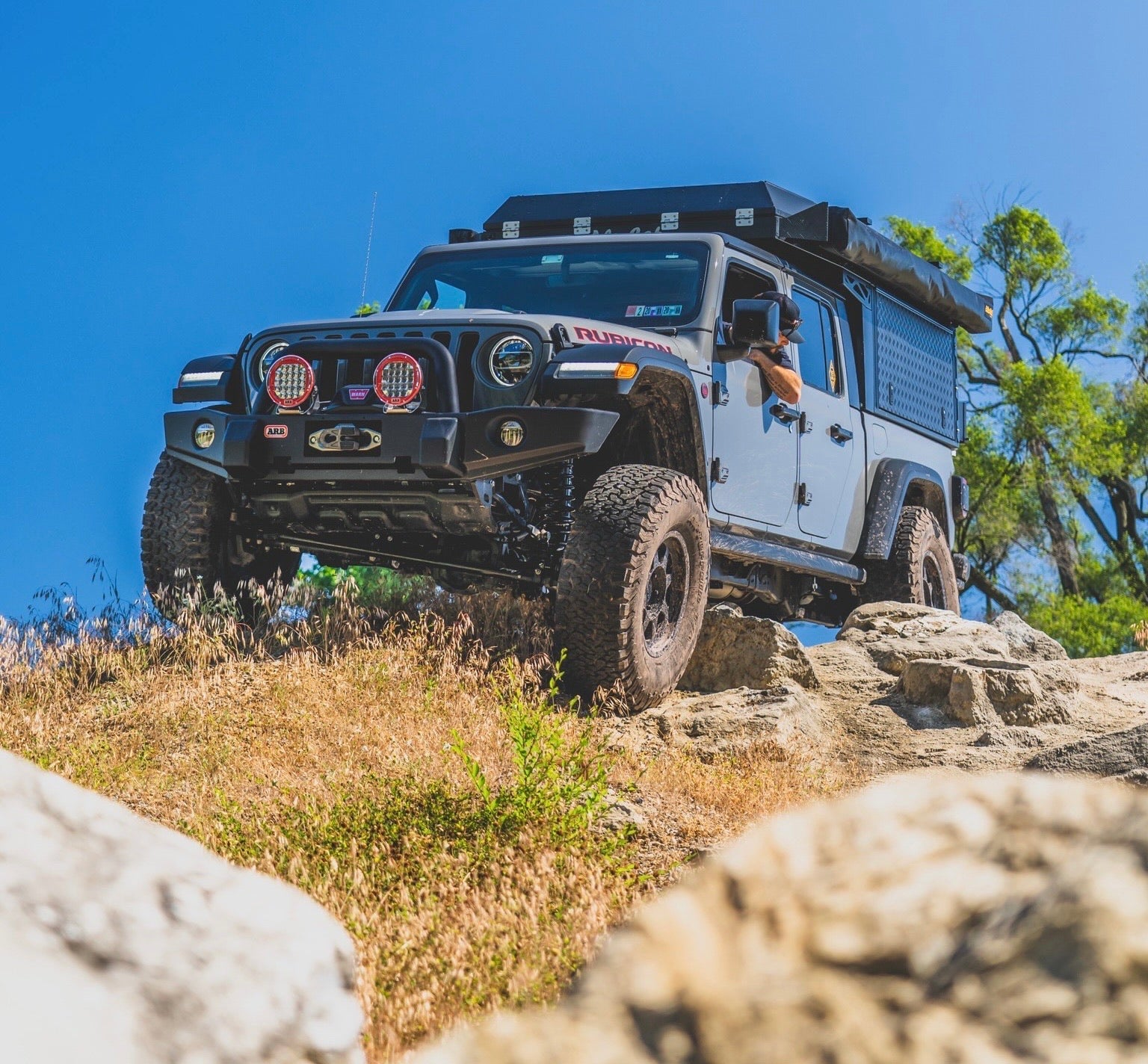 Jeep Gladiator JT 2019-Present 5′ Bed Alu-Cab Camper System | Goose Gear