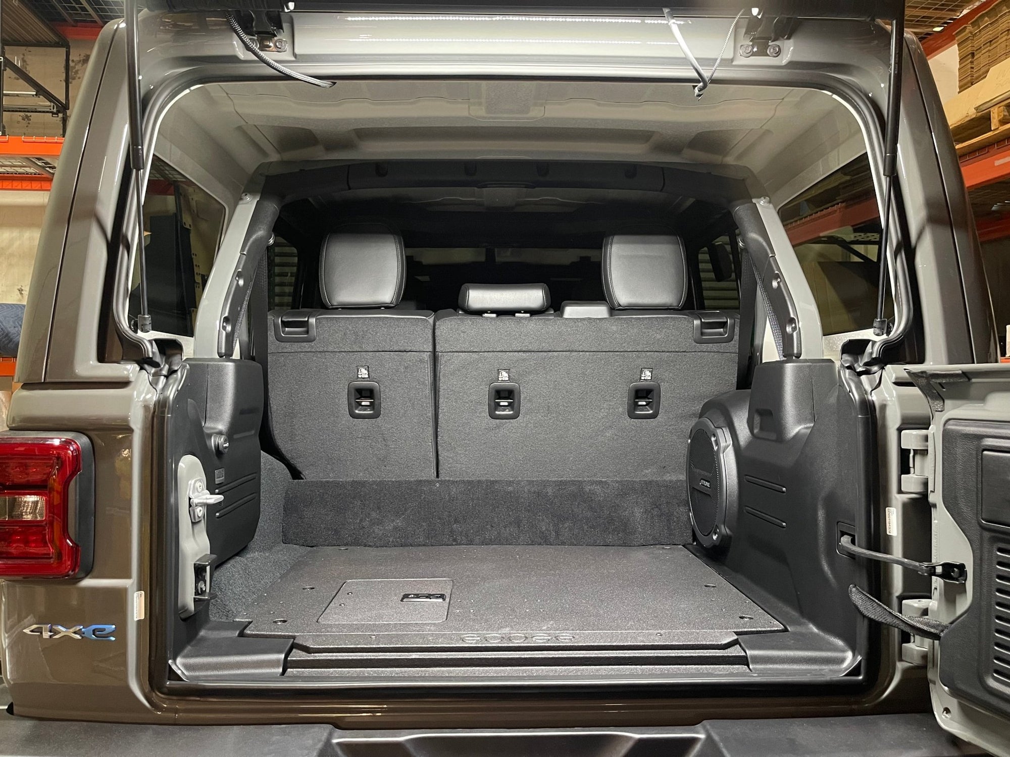 Goose Gear Jeep Wrangler 2021-Present 4xe 4 Door - Rear Cargo Plate System